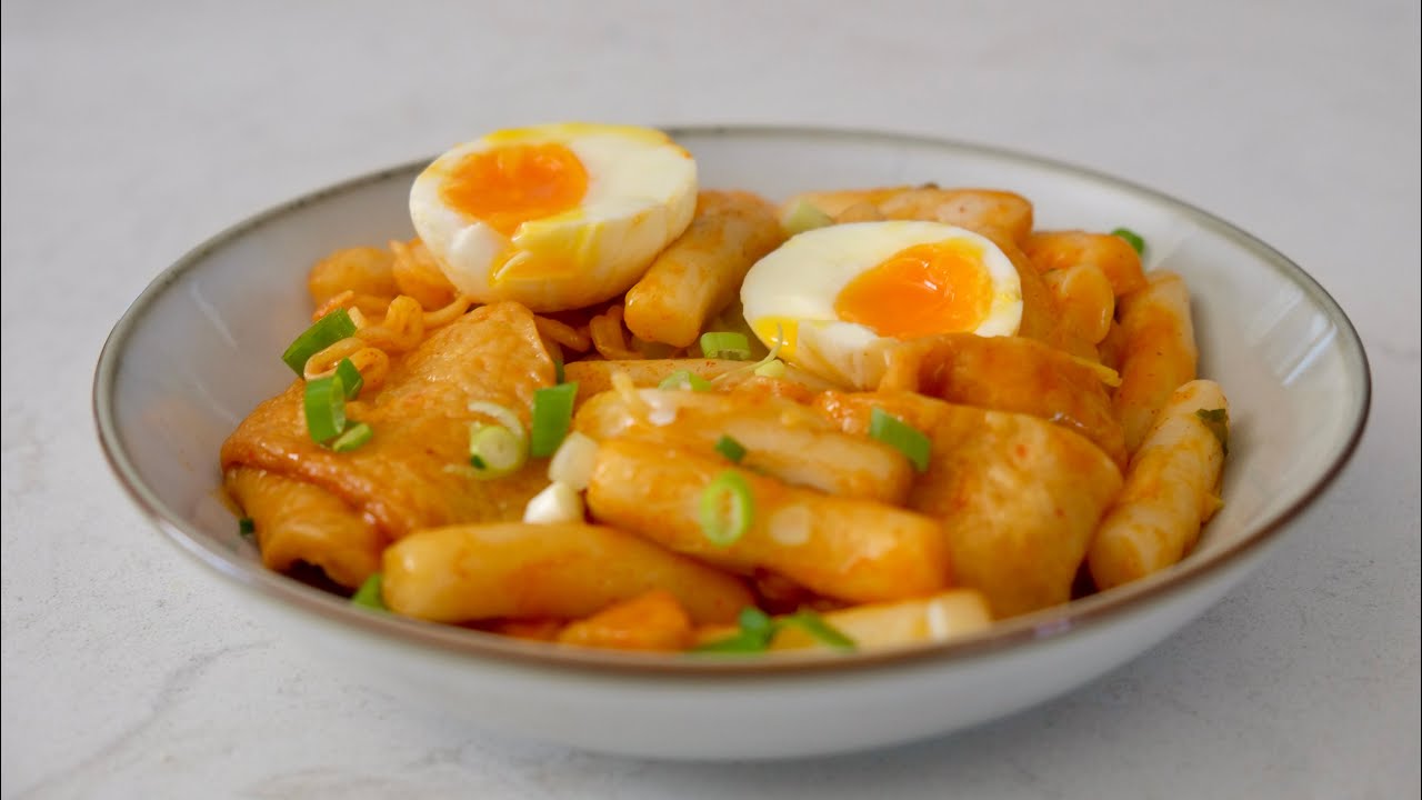 Quick & Easy Rabokki (Ramen + Tteokbokki) Recipe - YouTube