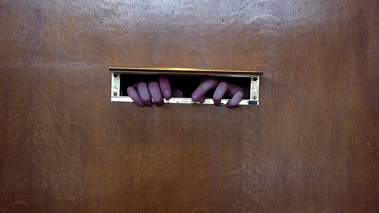 Ross finger show through the mail slot - YouTube