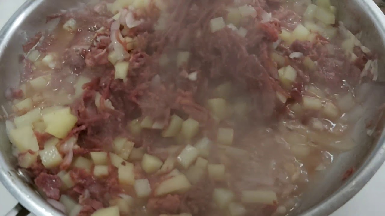 Making my home made corned beef pandesal it is perfect. - YouTube
