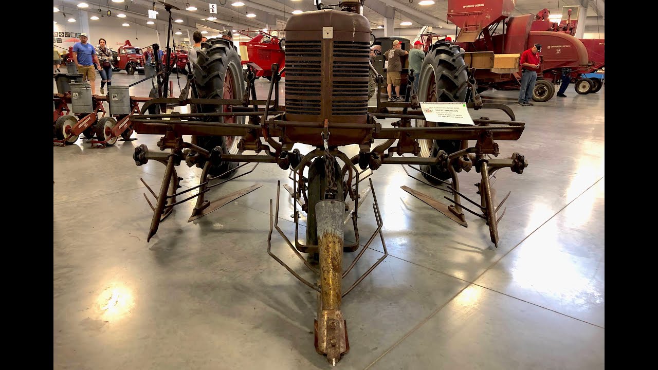 IH Dry Bean Cutter on 1951 Farmall Super C - Matt Thorson - YouTube