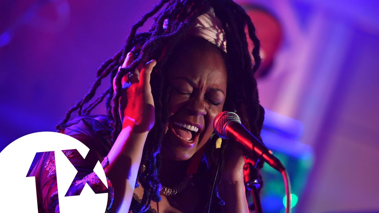 Soul II Soul - Keep On Movin' (1Xtra Live Lounge) - YouTube