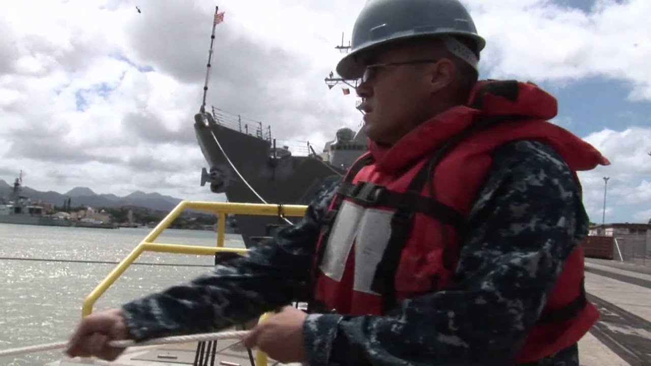 The Royal Australian Navy HMAS Newcastle comes to RIMPAC 2010 - YouTube