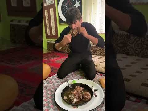 Ünal Babaya Yemekte Bile Rahat Yok...