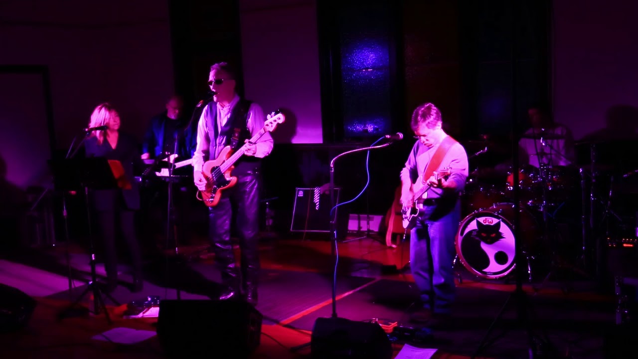 Moonage Day Dream 2-10-18 "Heroes" Band - YouTube