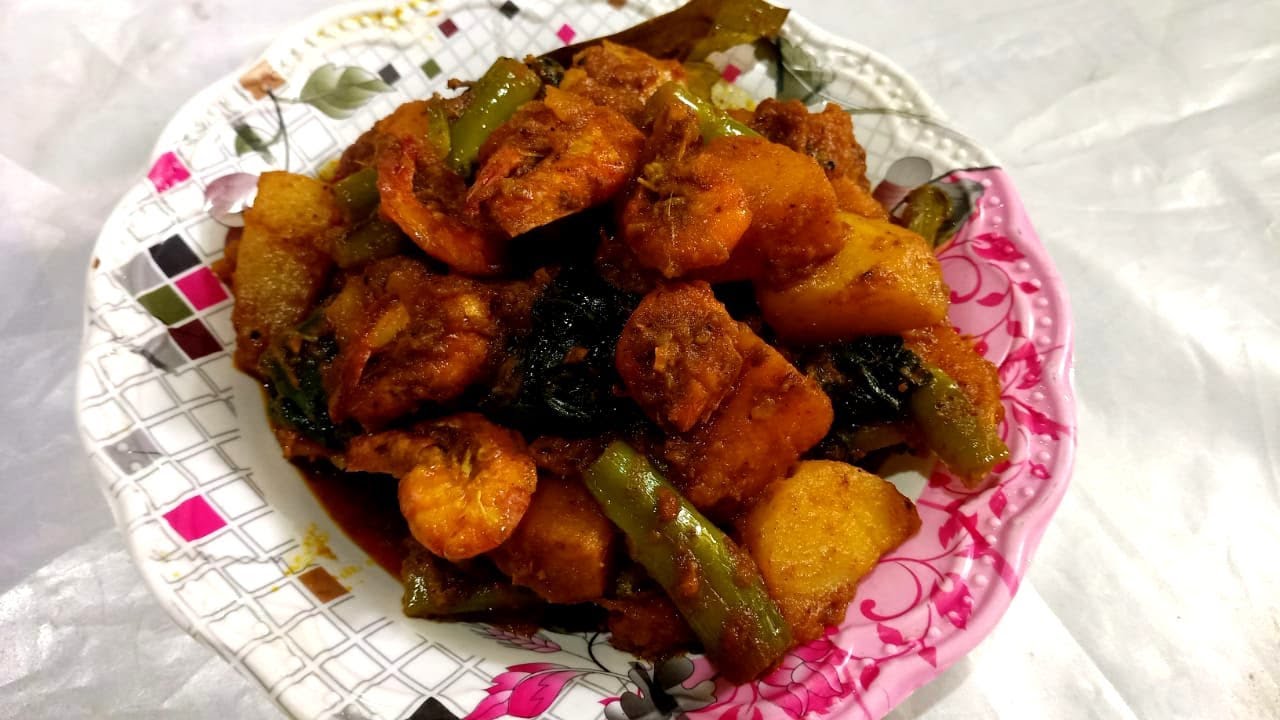 Chingri Mach Diya Pui Saag Charchori.Indian pui saag charchori. - YouTube