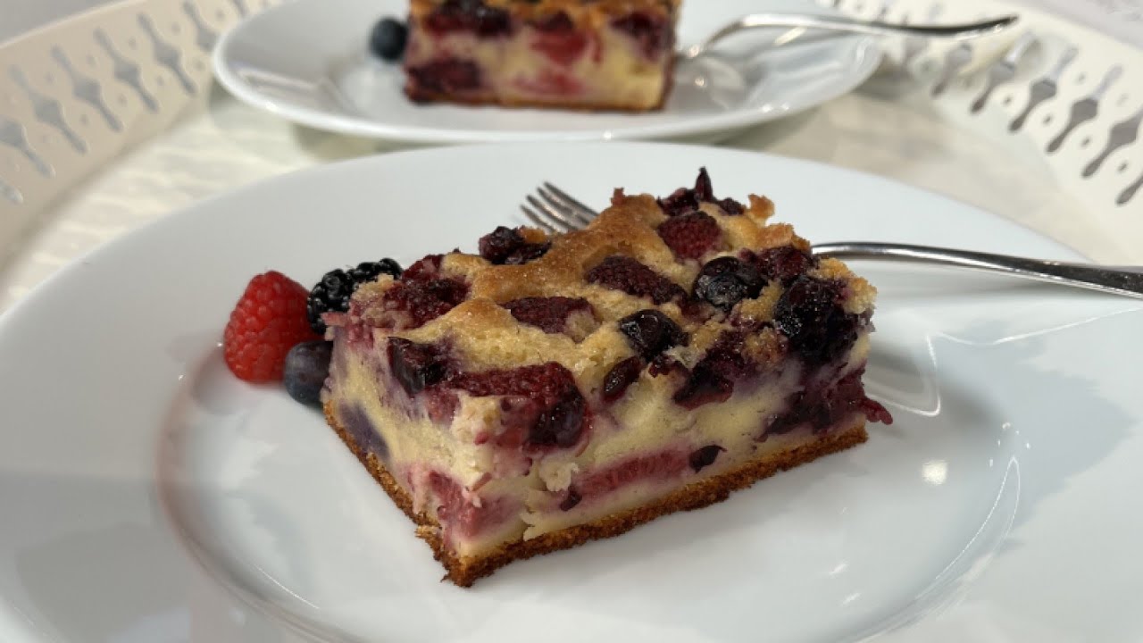 Greek yogurt and berry coffee cake Mother’s Day recipe with Marcia ...
