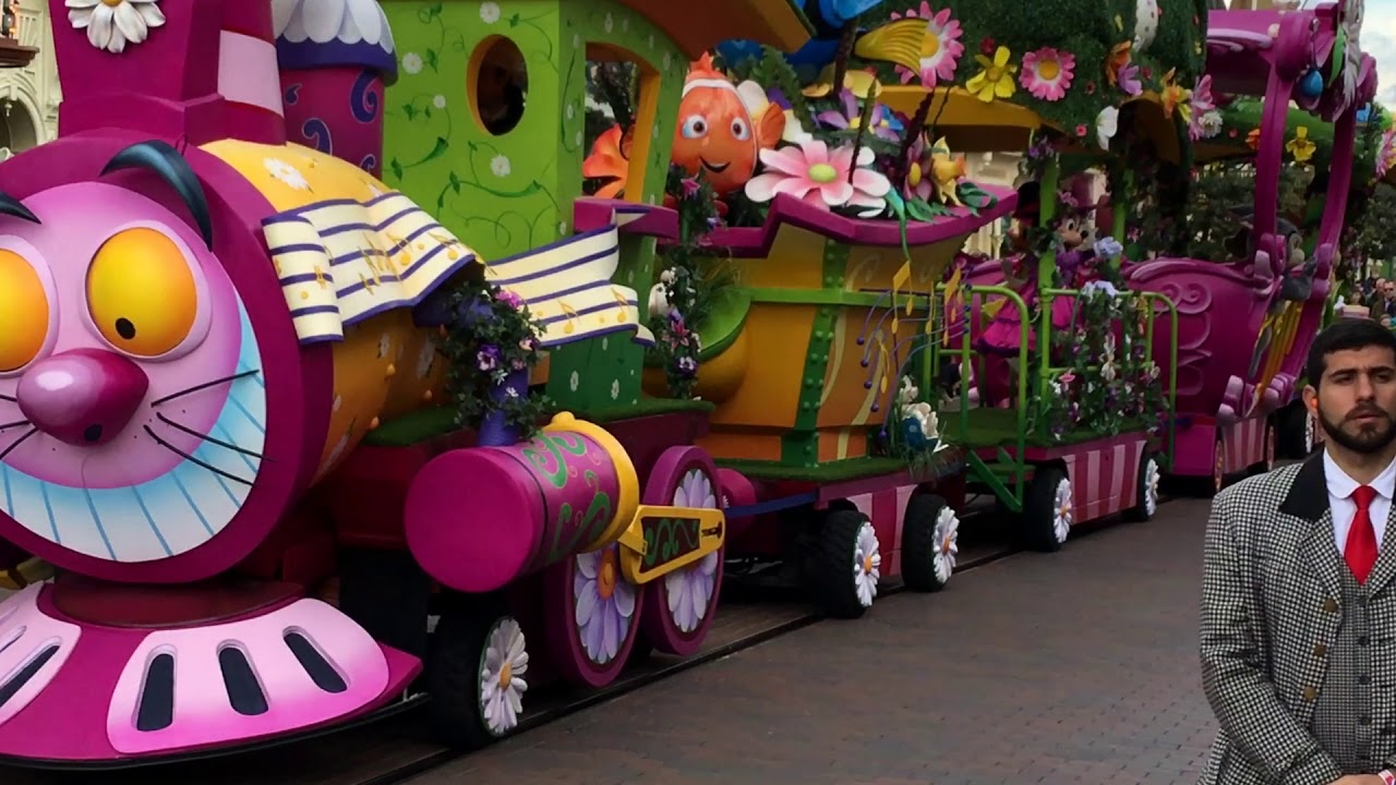 Disney Characters Parade Disneyland Paris YouTube disney-characters-parade-disneyland-paris-youtube