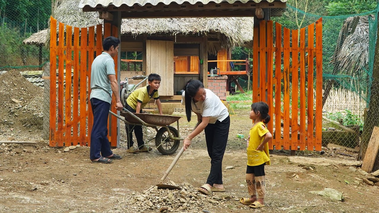 The kids return, DK Farm begins a new crop. Robert | Family Farm - YouTube