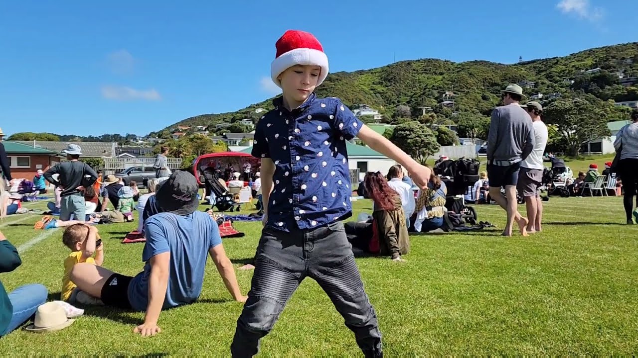 Kids Christmas in New Zealand - YouTube