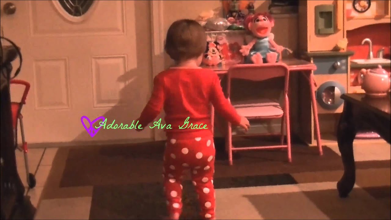 Ava Grace dances to "Happy" by Pharrell Williams - YouTube