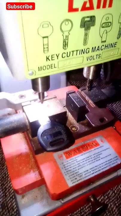 Key cutting machine - YouTube