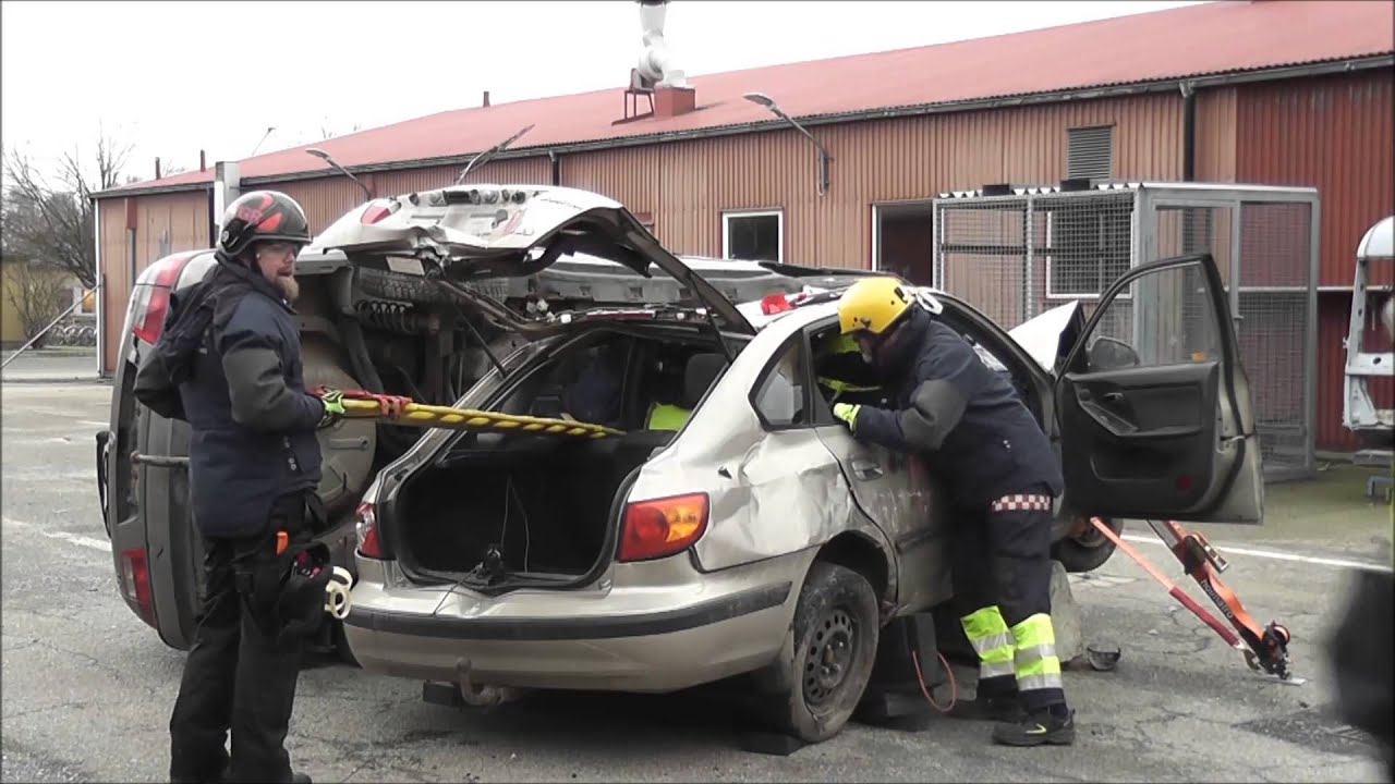Team Revinge Rapid Extrication 151221 - YouTube