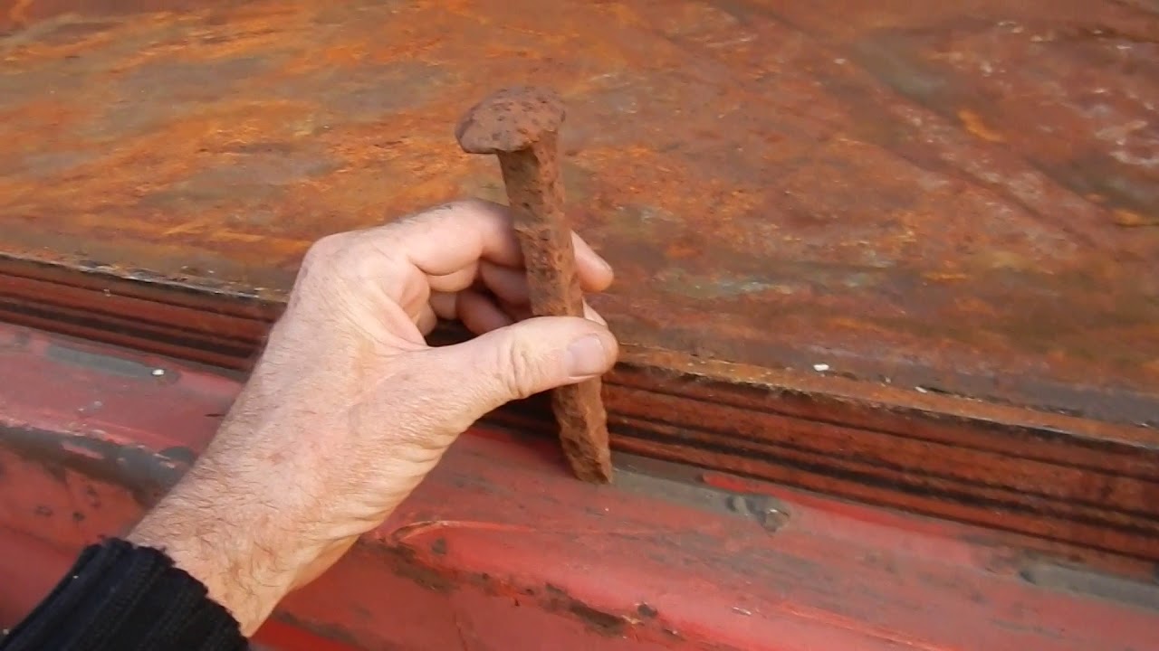 Pinning a boxcar door (hopping freight trains) - YouTube