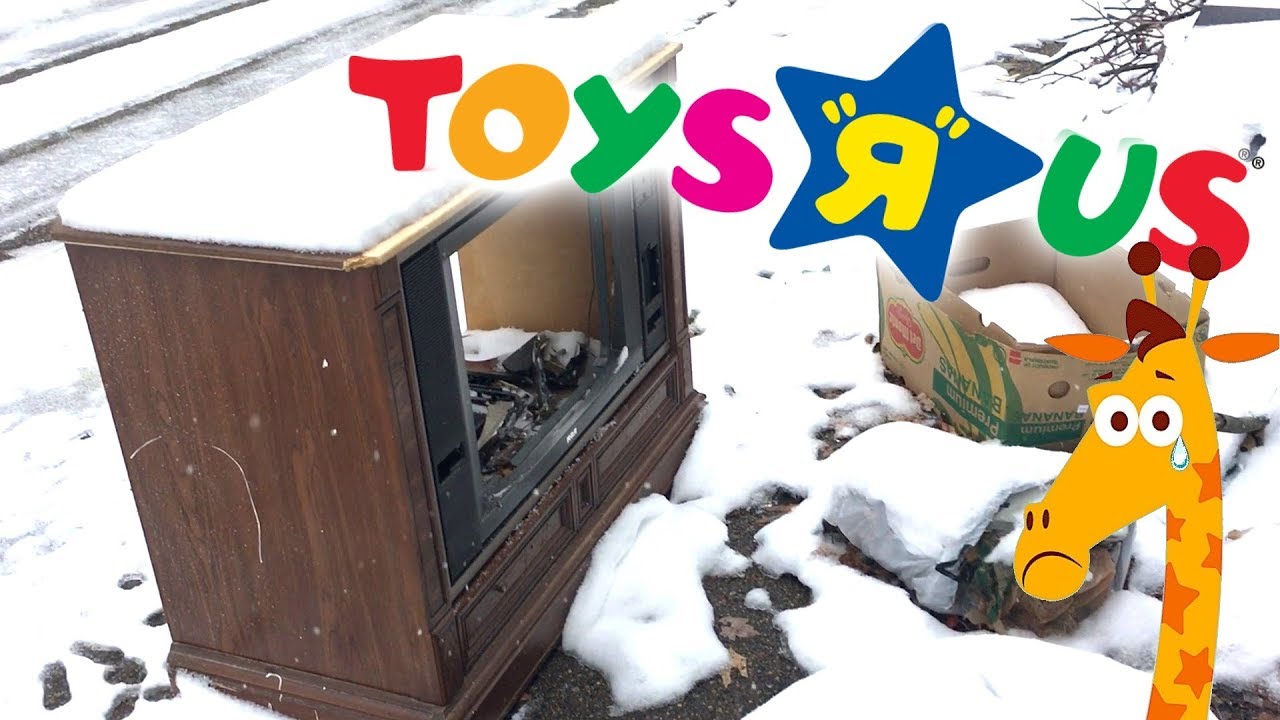 DISGUSTING ABANDONED TOYS R US DUMPSITE - YouTube