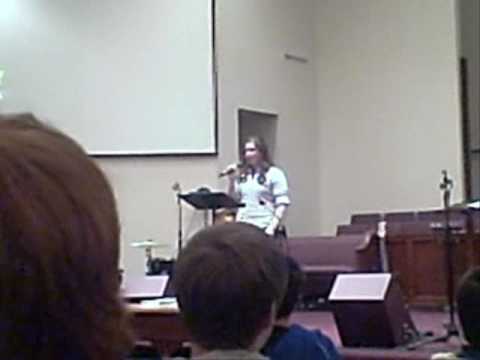 Elizabeth Singing At The Talent Show!! - YouTube