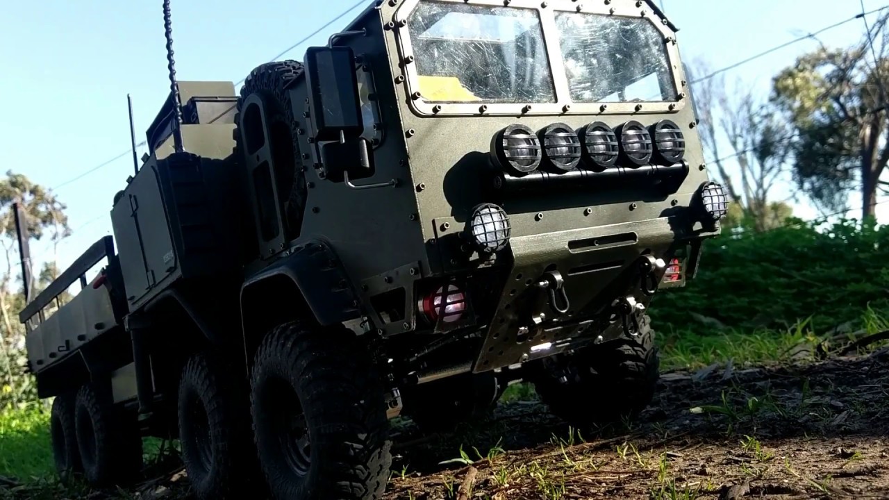 Axial SCX10 8X8 - YouTube