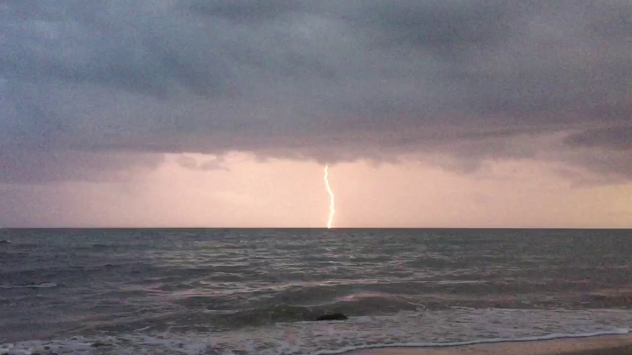 Tramonto e fulmini - YouTube