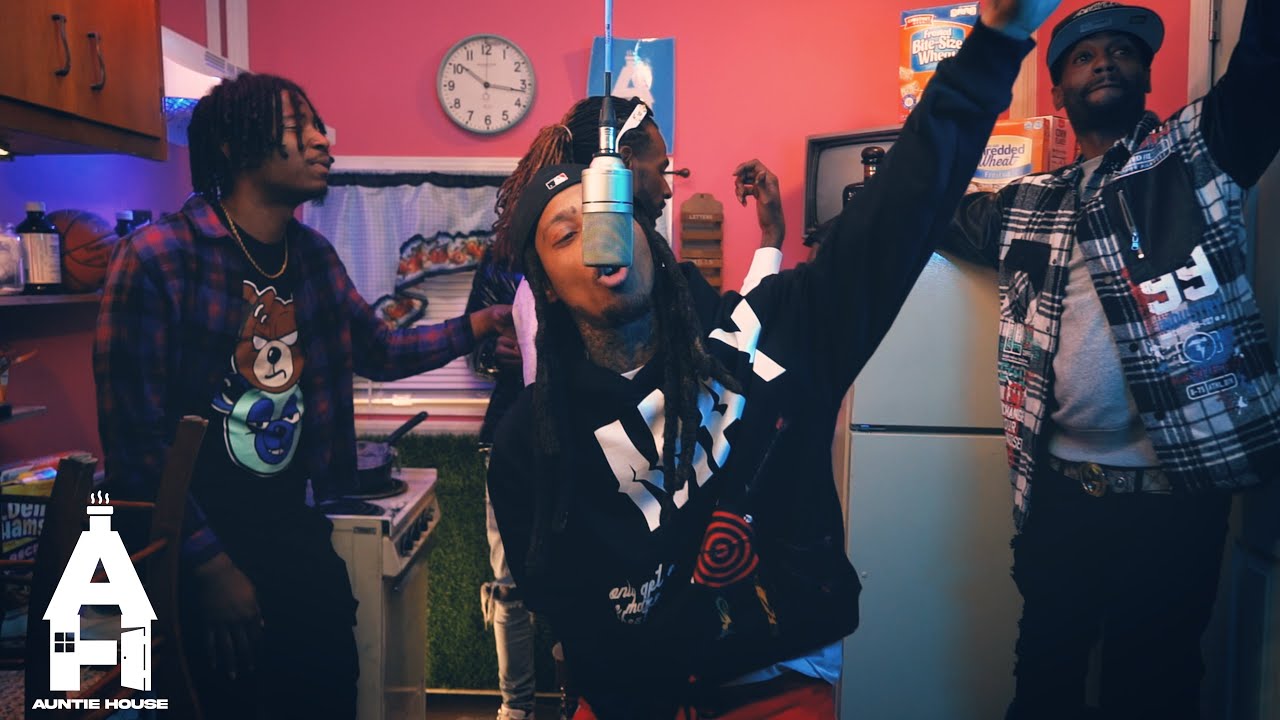 NFL Dilardo "Hip Hop" (Live Performance) | Auntie House - YouTube