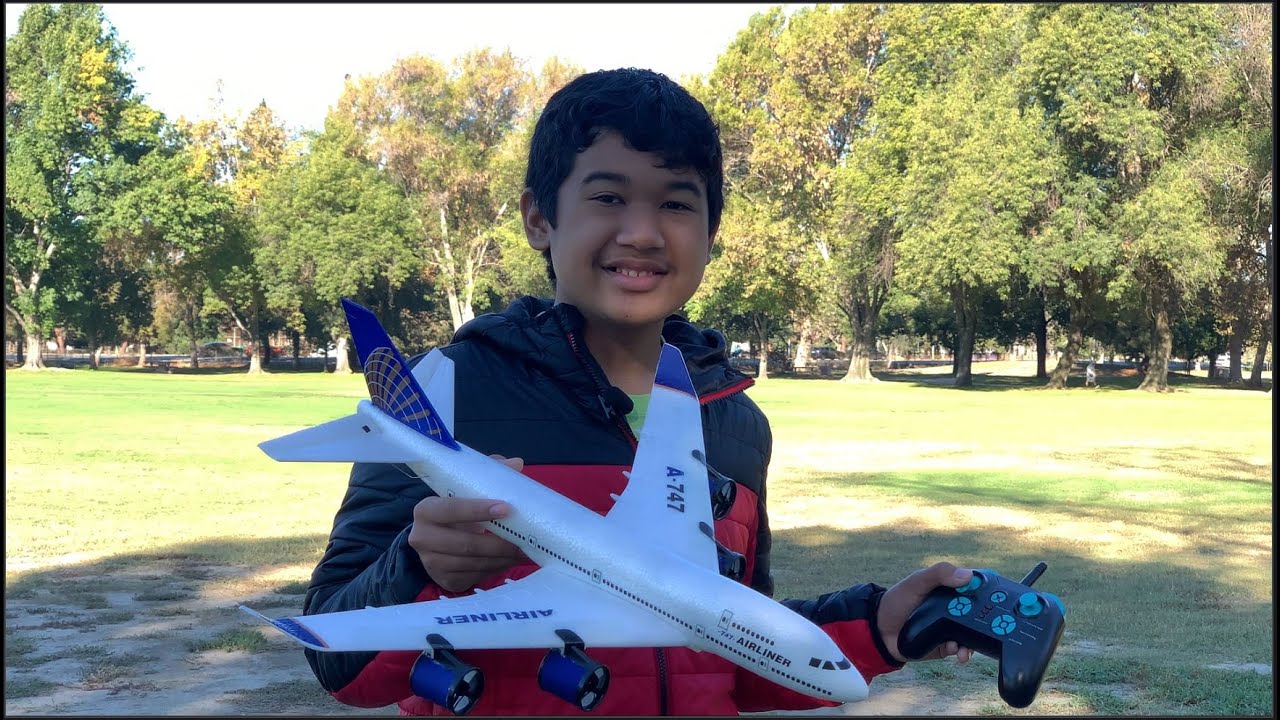 RC BOEING 747 AIRLINER - READY TO FLY - MAIDEN FLIGHT! - YouTube