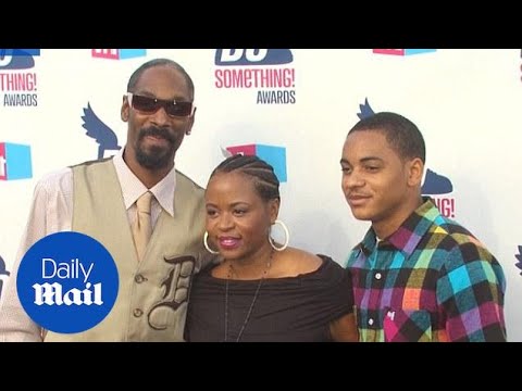 Snoop Dogg, Shante Broadus and Corde Calvin Broadus in 2010 - Daily Mail