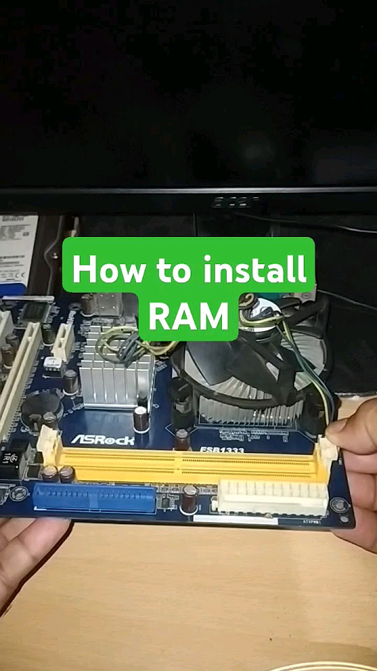 How to install RAM - YouTube