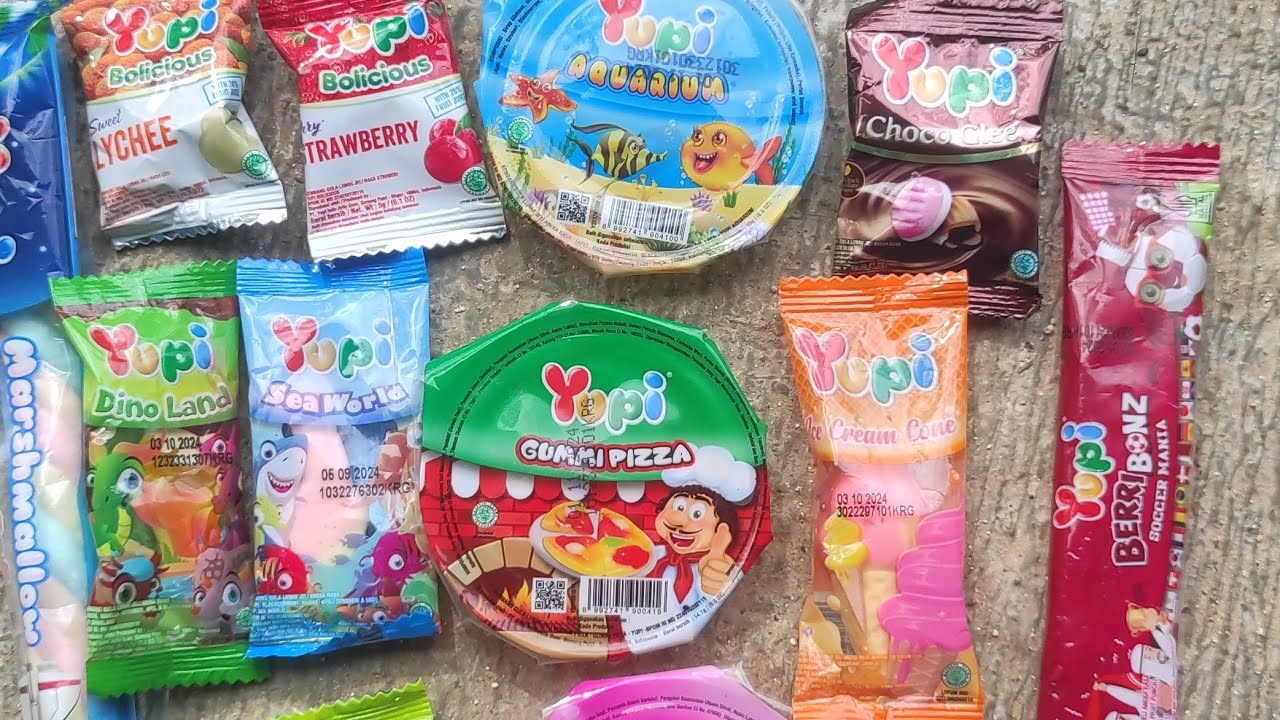 yupi yupi!!menemukan banyak permen tupii direrumputan!! yupi dino, yupi ...
