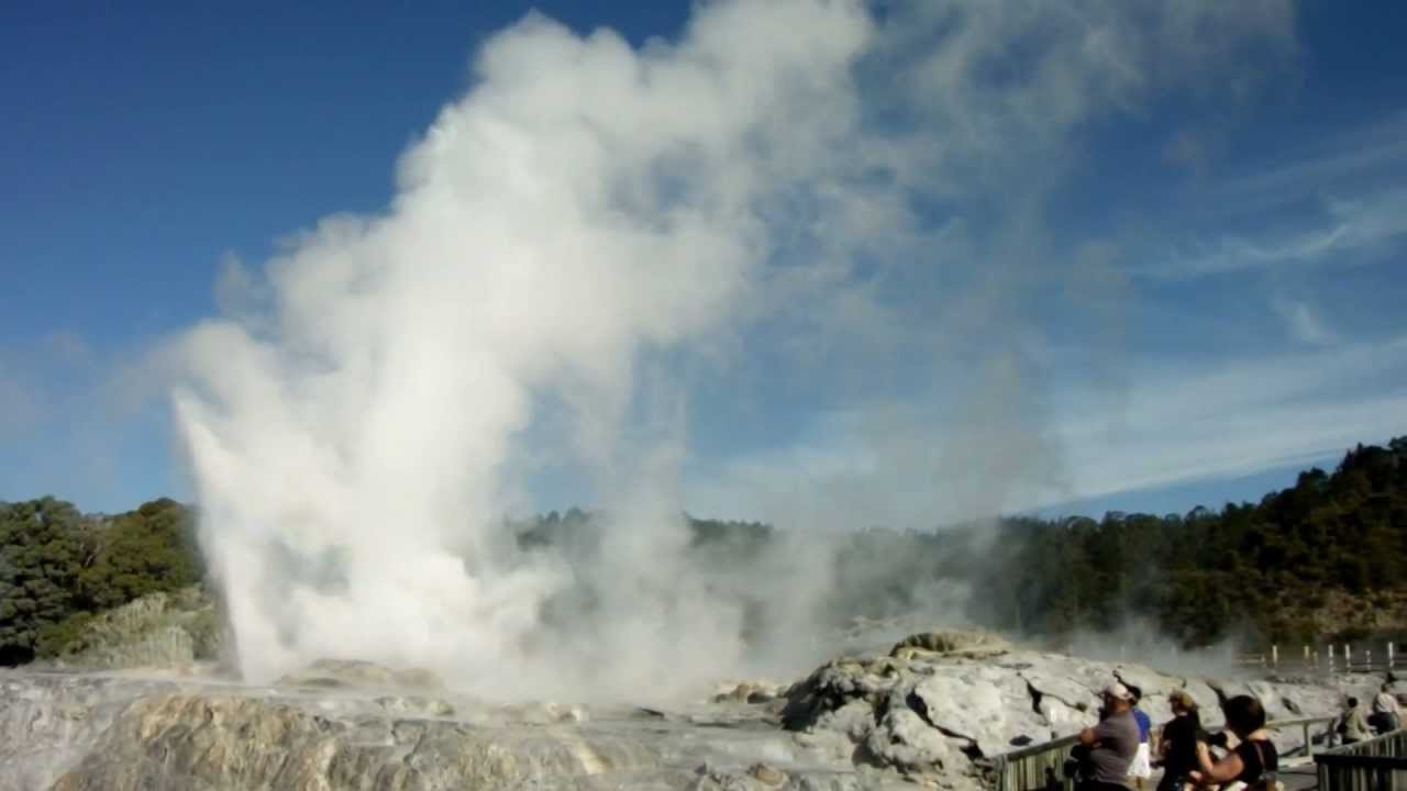 Pohutu Geyser, Te Puia, Rotorua - YouTube