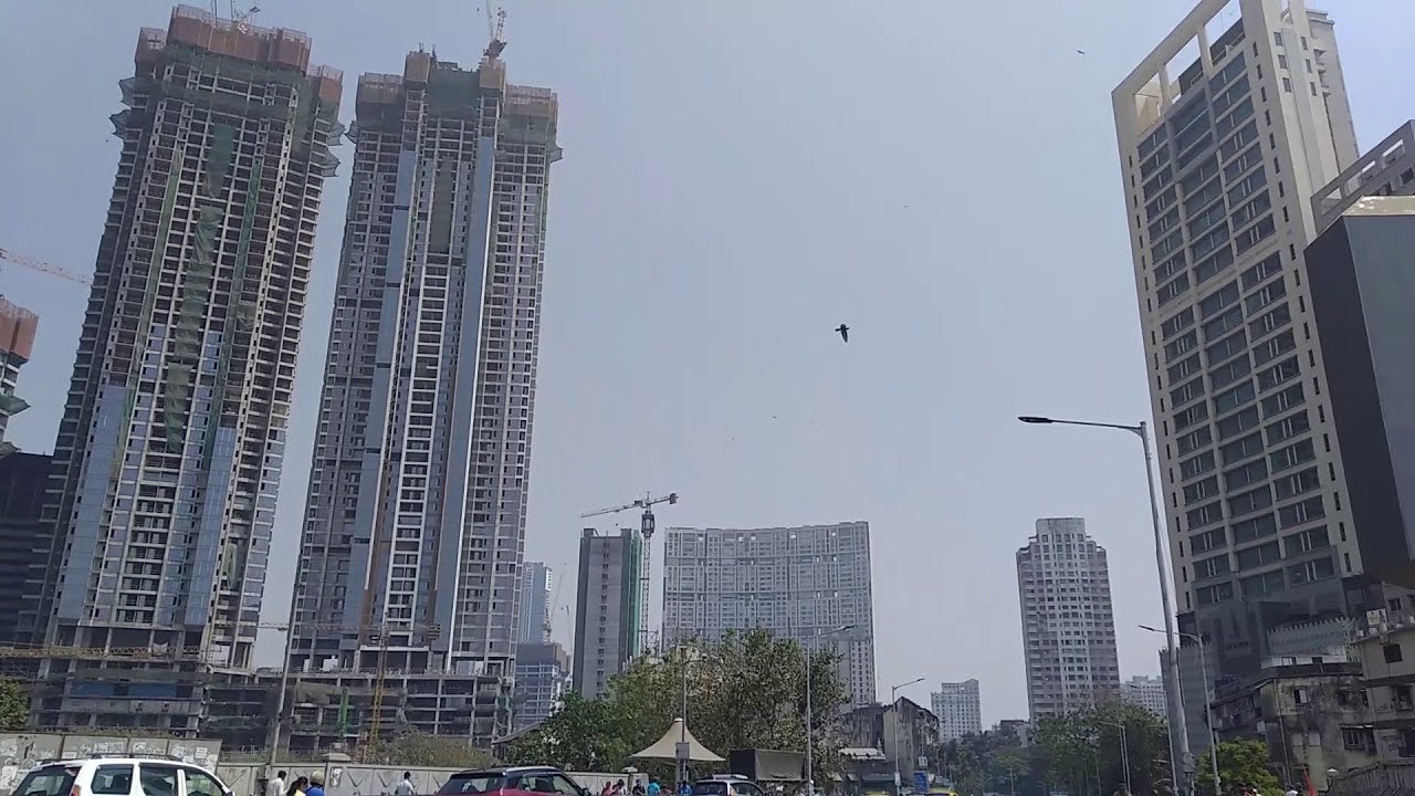 Mahalaxmi Station to Mumbai Central Station | Mumbai, India | Walking ...