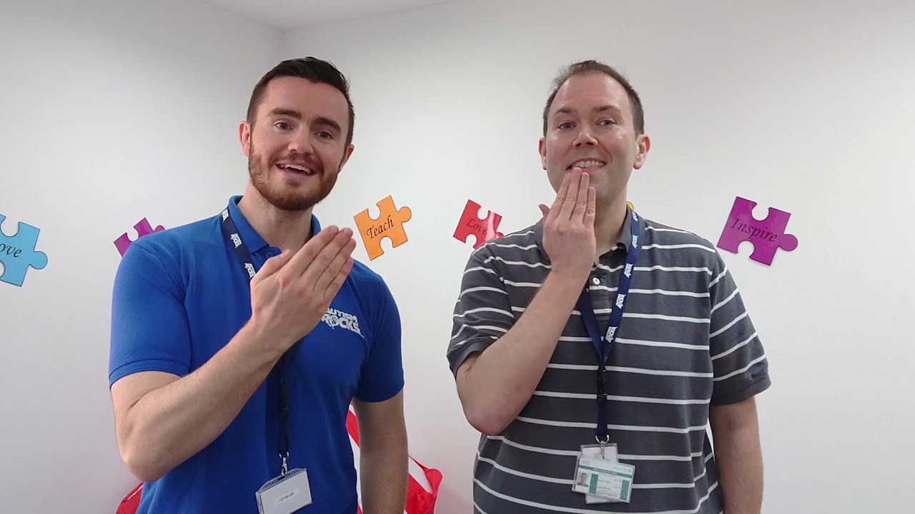 How to say "Thank you" using Makaton? - YouTube