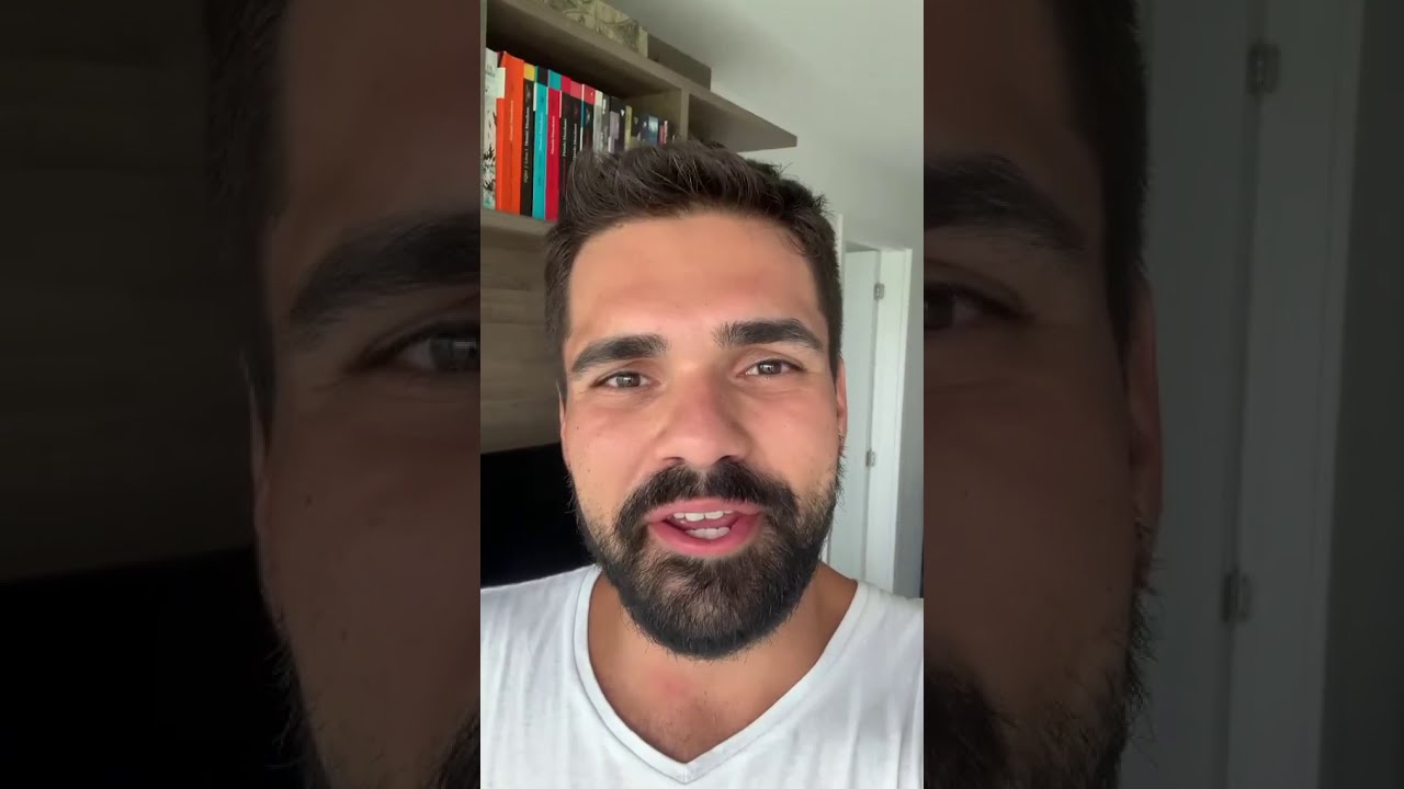 Felipe Batista, repórter da TV Record Rio, saúda Aurelino Pedro Filho ...