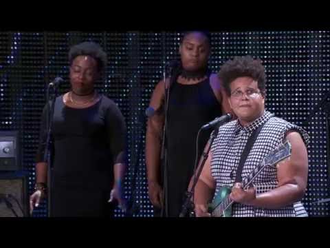 Alabama Shakes – Miss You (Live at Farm Aid 2016)