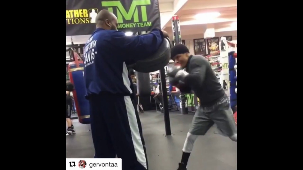 Floyd Mayweather Running Alogside Gervota Davis - EsNews Boxing - YouTube