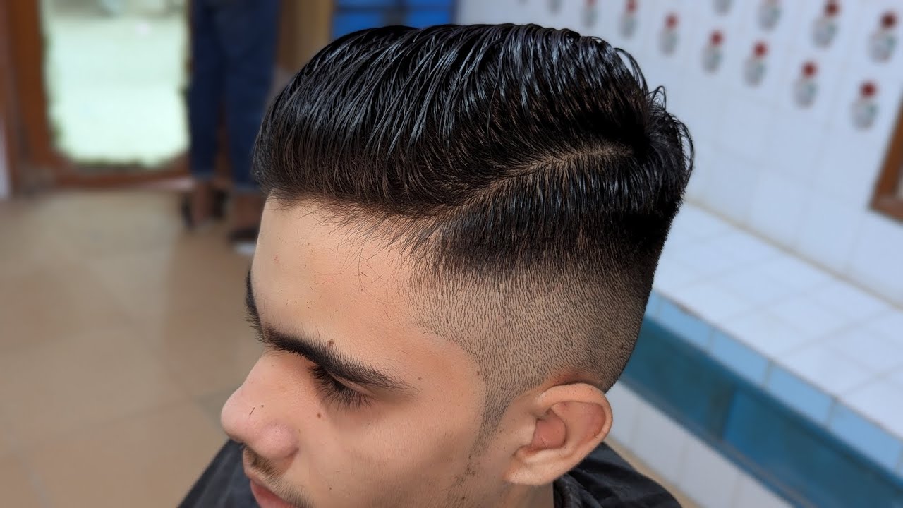 How to do fade haircut/ fade haircut Kesy krty Hain/fade haircut Kesy ...