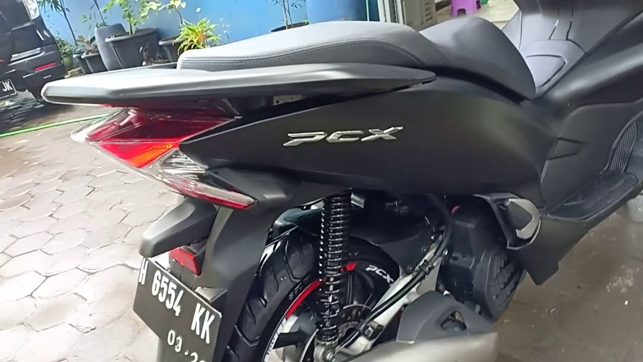 HONDA PCX HITAM DOFF FULL STICKER Klakson Mobil - YouTube