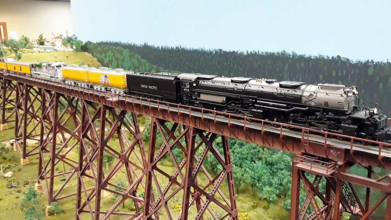 HO Scale: Central Iowa Railroad Club feauring UP 4014 - YouTube