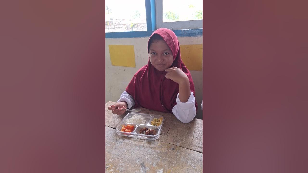 Serunya makan dengan teman - YouTube