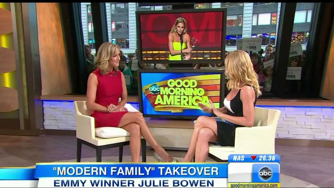 Julie Bowen - gorgeous and leggy - Good Morning America interview 1 ...