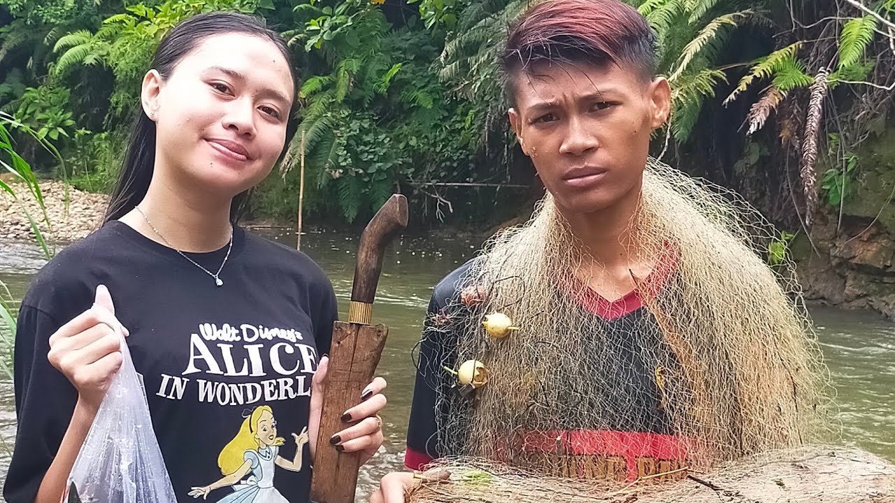 Gadis Dayak || Kehidupan Sederhana Masyarakat Suku Dayak Kalimantan - YouTube