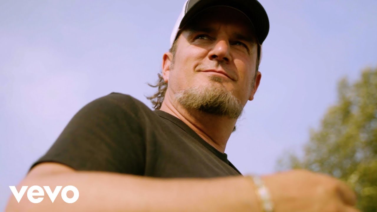 Donny Lee - Small Towns (Official Music Video) - YouTube