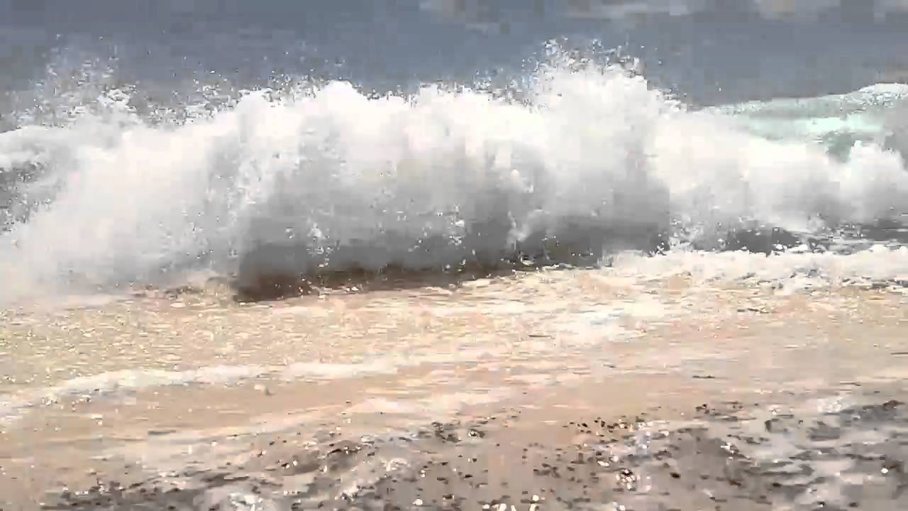 Tsunami wave in Bermuda - YouTube