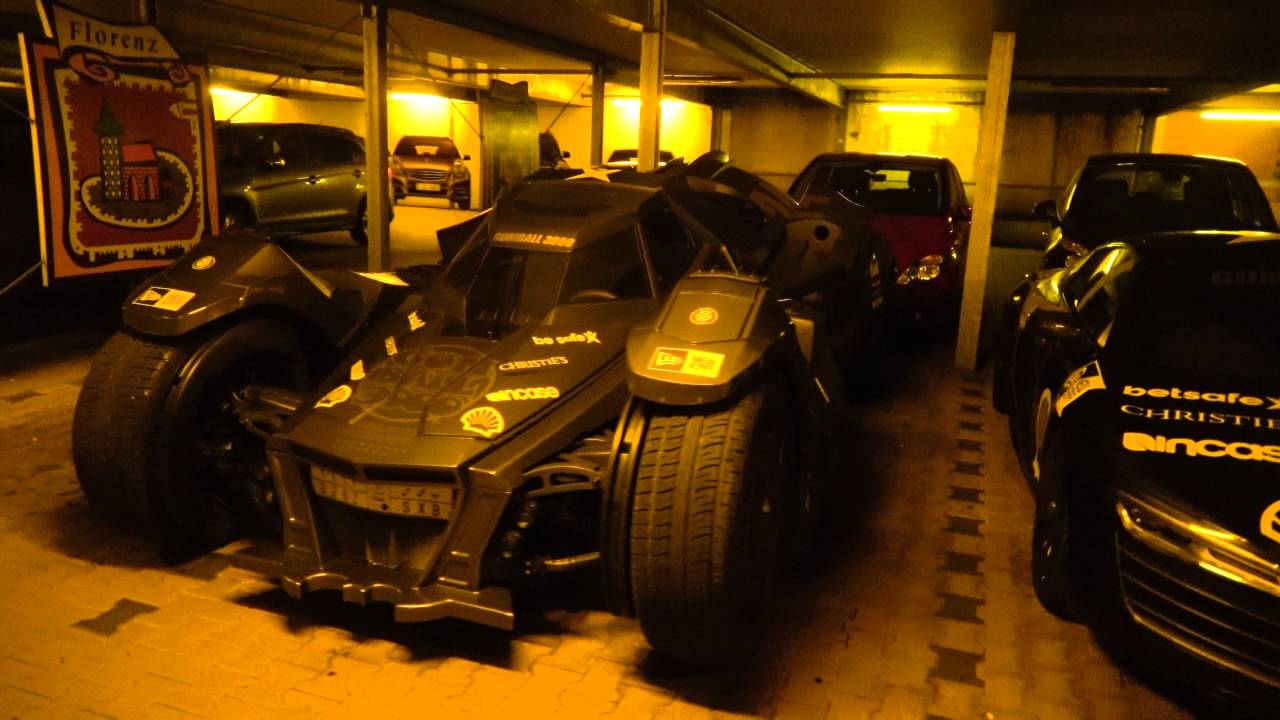 [4k] Team Galag Batmobile and Mercedes AMG GT-S widebody in exterior ...