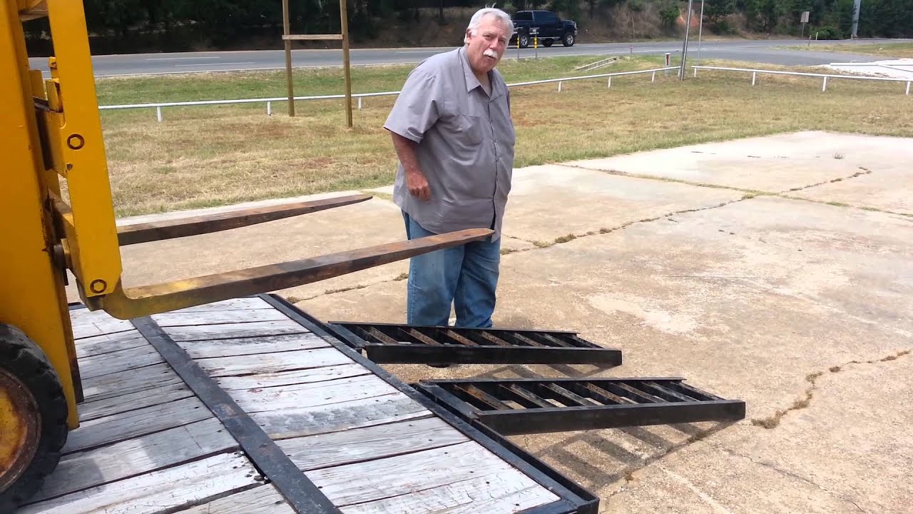 How to Unload a Fork-Lift - YouTube