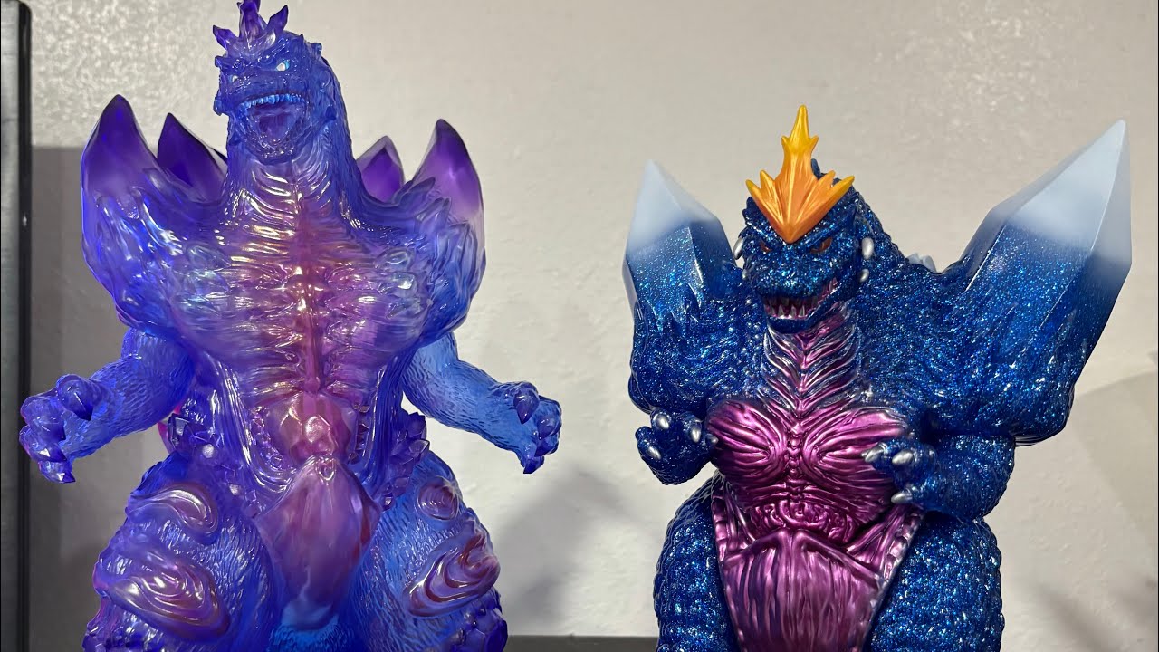 Frog tree spacegodzilla Sofubi amethyst variant wf2025 exclusive - YouTube