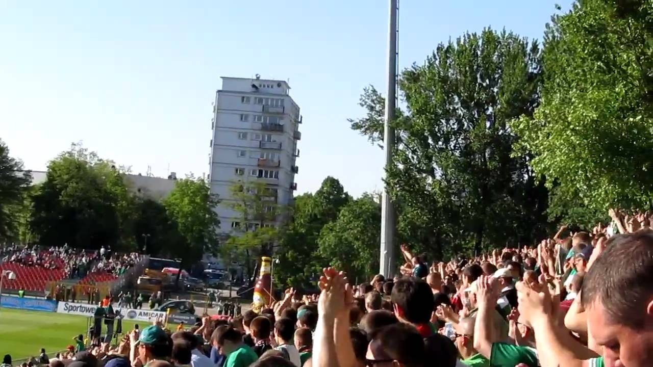 Fans of Slask Wroclaw against Polonia - YouTube