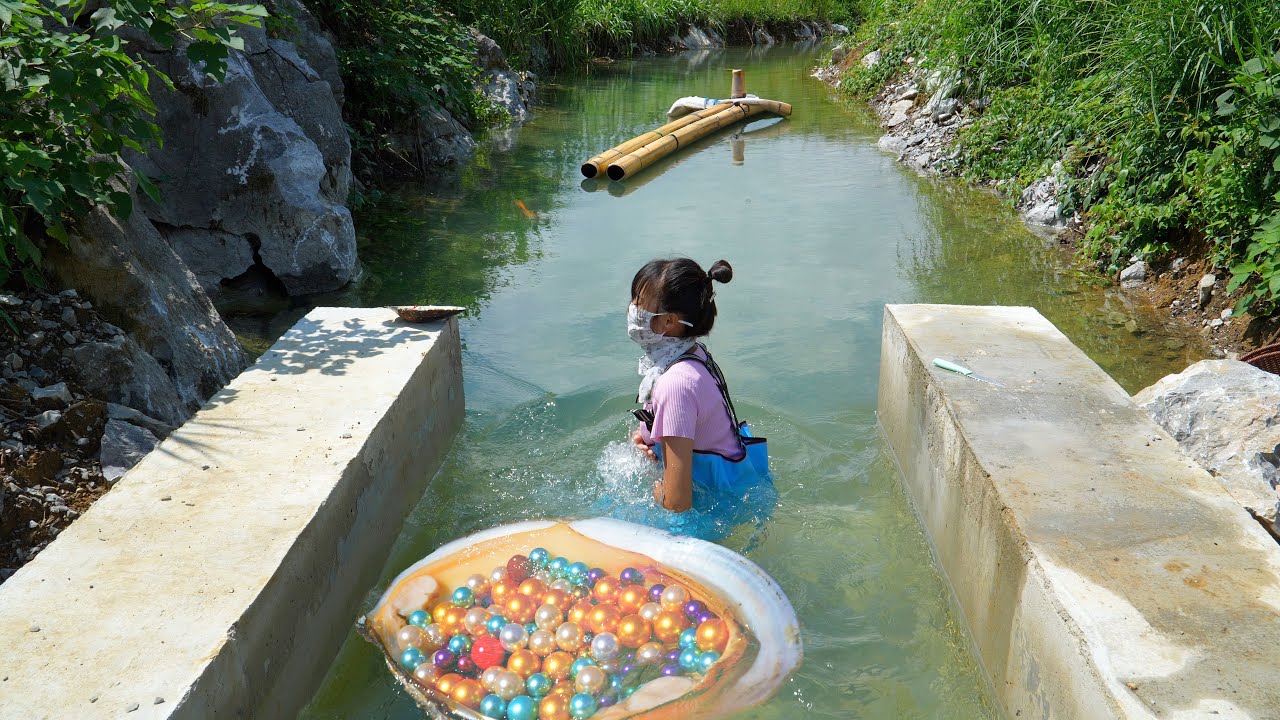 👙 ️ Girl's wild hunting game, big bottomed clams produce pearls - YouTube