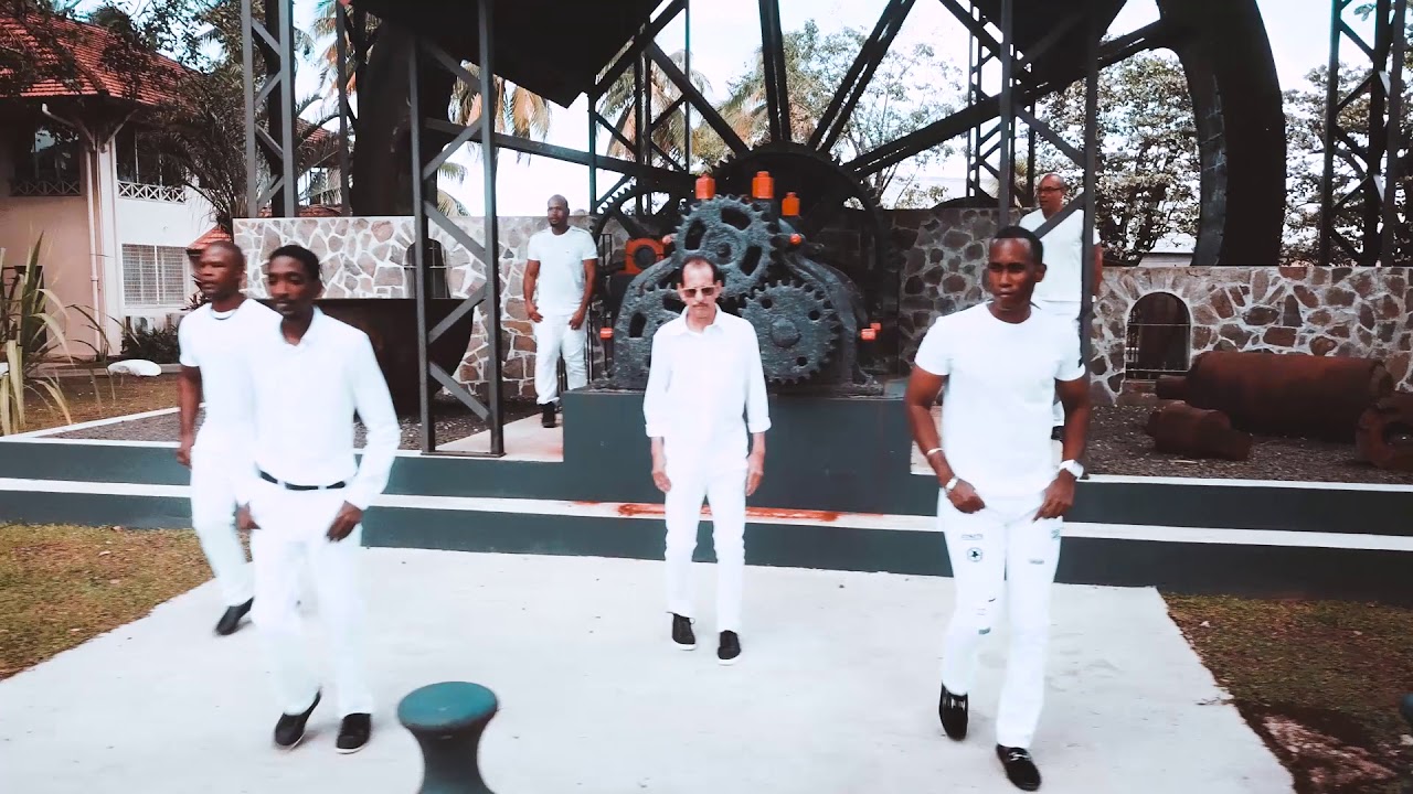 Mada kizomba l'atelier Chorégraphique sur Vj AWAX feat ELJI BEATZKILLA ...