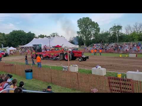 A night at the tractor pull pt1 - YouTube