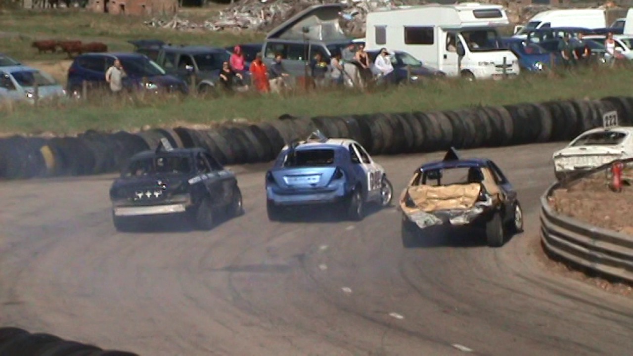crimond raceway bangers race2 30th July 2017 - YouTube