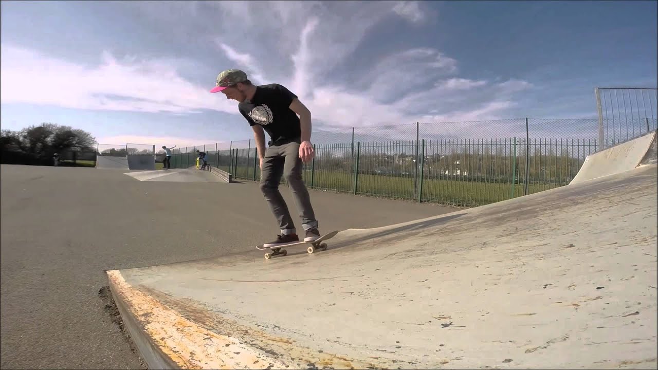 Ben Taylor and Parry Smith at Hythe skatepark - YouTube