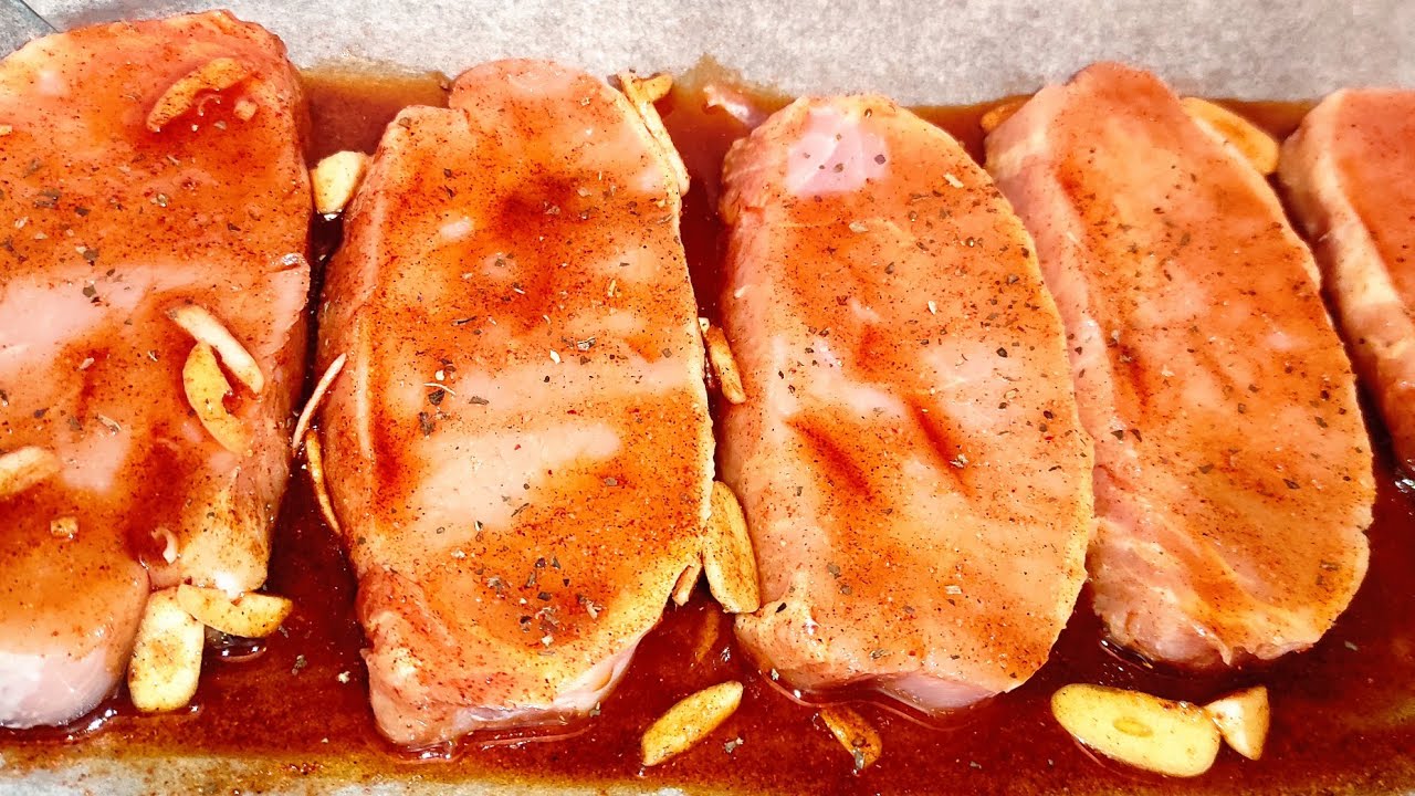 Cotlet de porc cu cartofi la cuptor | Fraged și gustos - YouTube